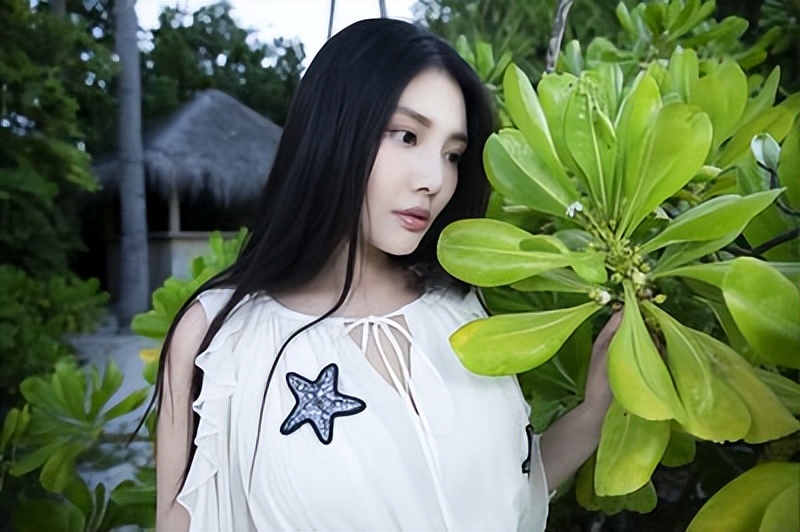 "Sister-in-law" Xu Dongdong: A powerful "Jing girl" with a perfect figure - iNEWS