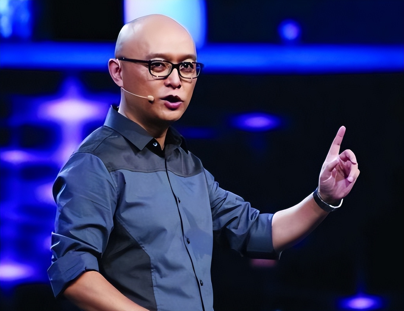 Unexpectedly, the gradually "disappearing" host Meng Fei has embarked ...