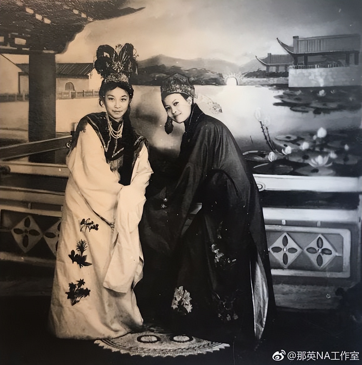 A photo of the queen Na Ying and her sister Na Xin, this one is only ...