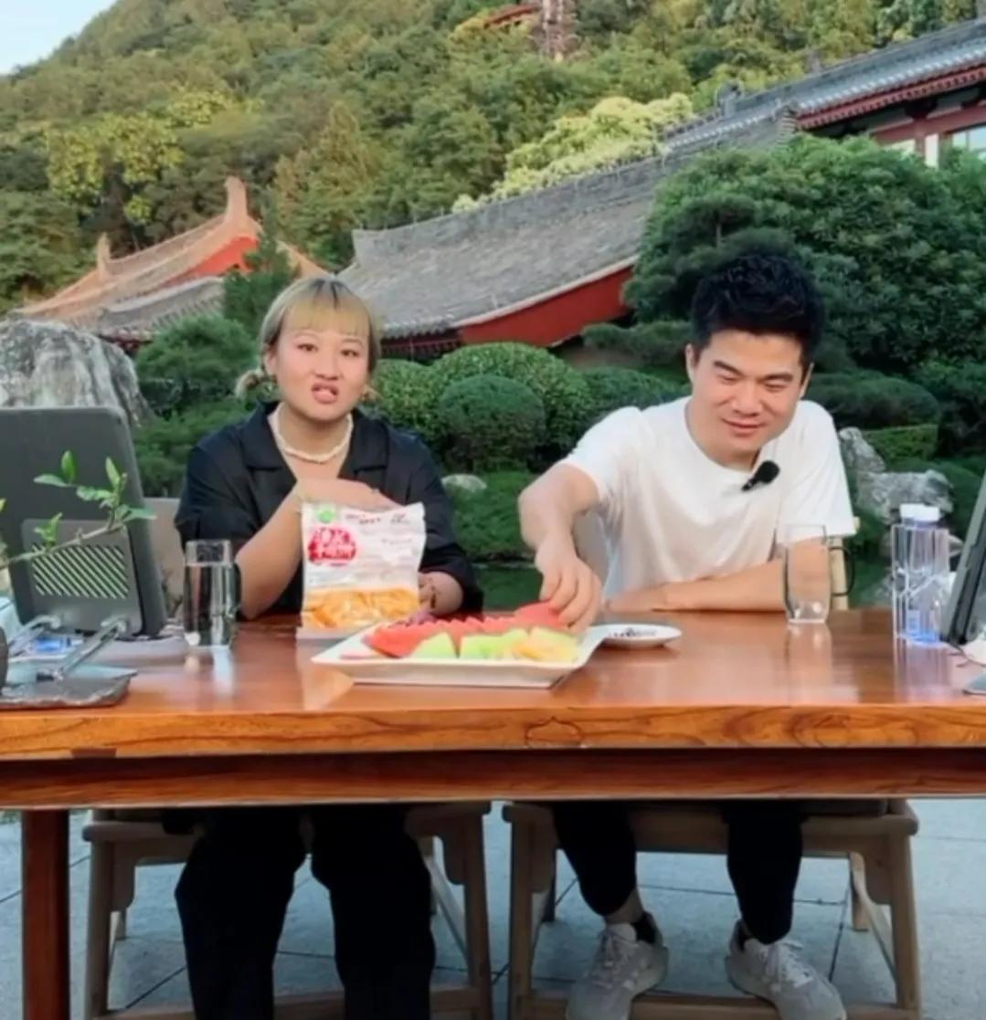 Dong Yuhui is in Xi'an, how much does he miss Sun Dongxu? Netizen: The ...