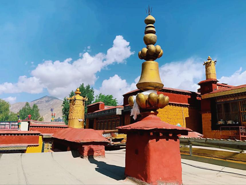 Why do temples prohibit taking pictures of Buddha statues?The old abbot ...