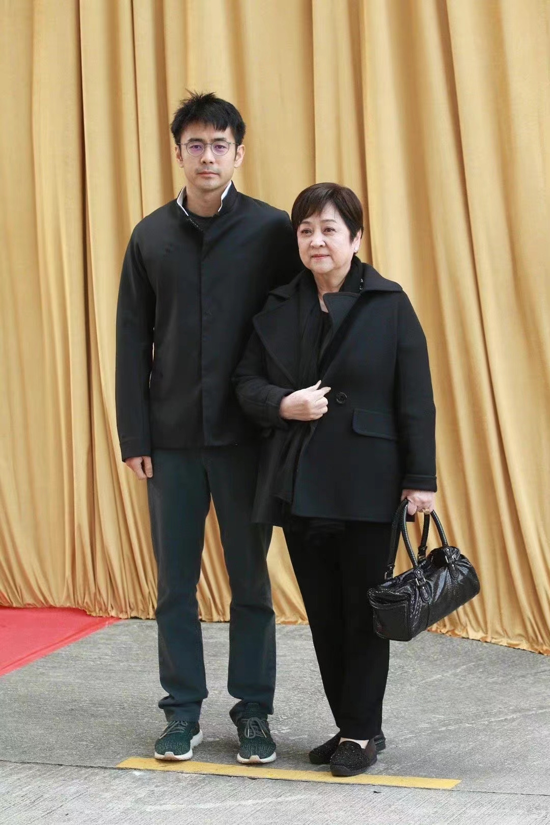Senior actress Zhen Zhen lost contact for more than a month, her son ...