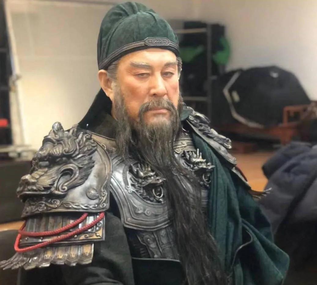 Playing Guan Yu became famous in the first battle, and he was ...