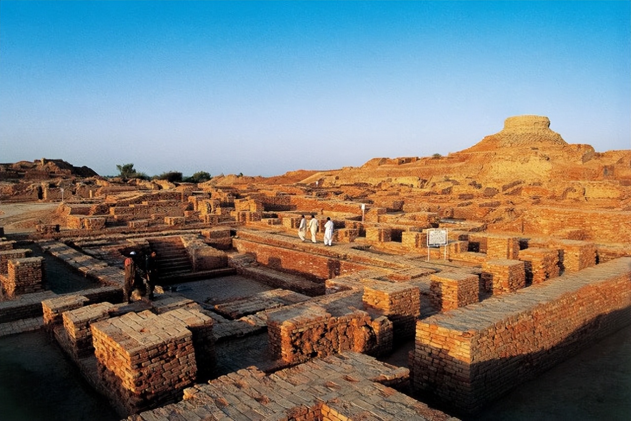 What are the historical sites in Pakistan? - iNEWS