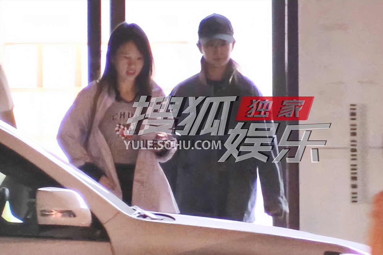 Exclusive: Liu Yifei Suyan Traditional Chinese Medicine Center doing conditioning and casual ...