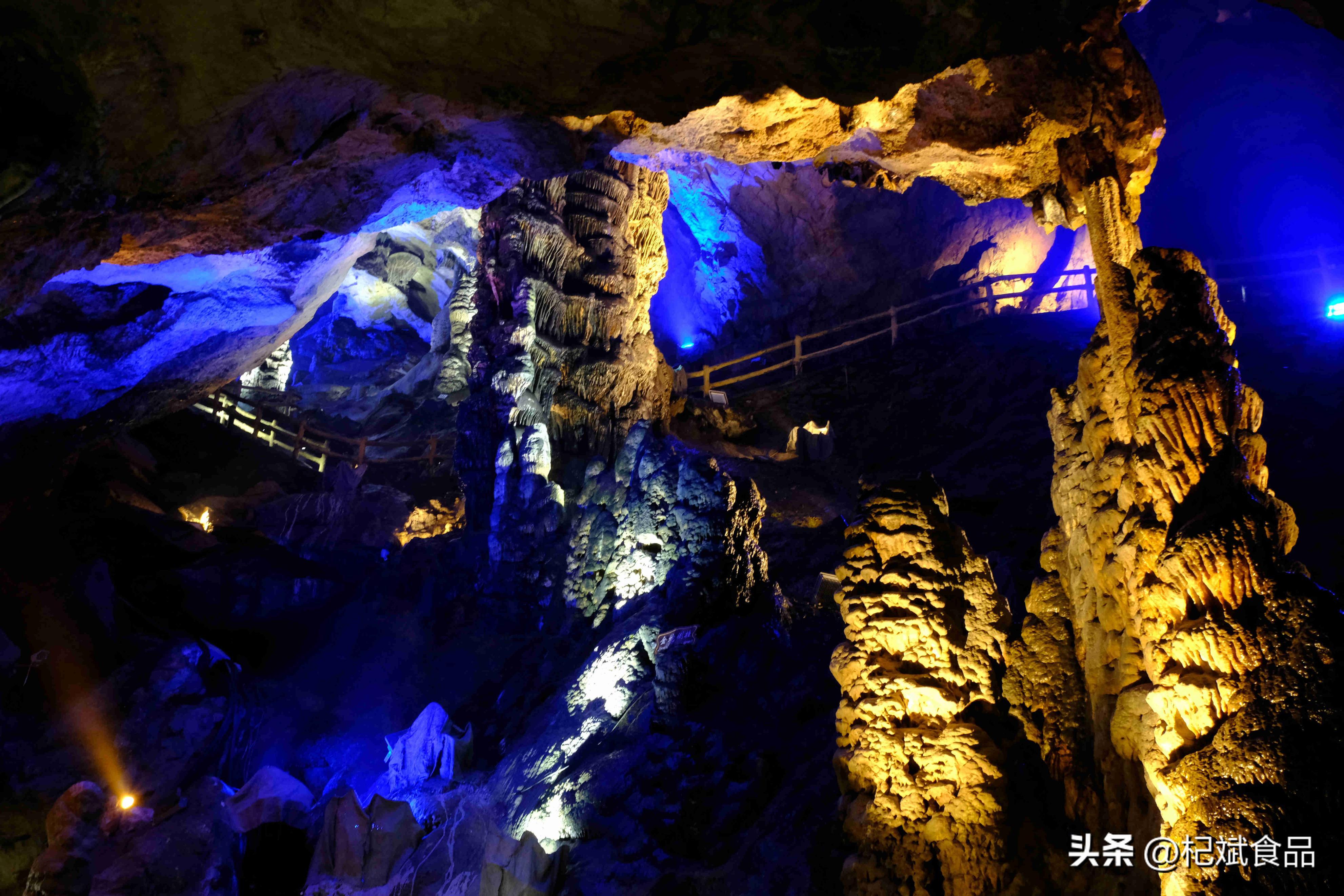 Tour Gansu-Longnan Wudu Vientiane Cave - iMedia