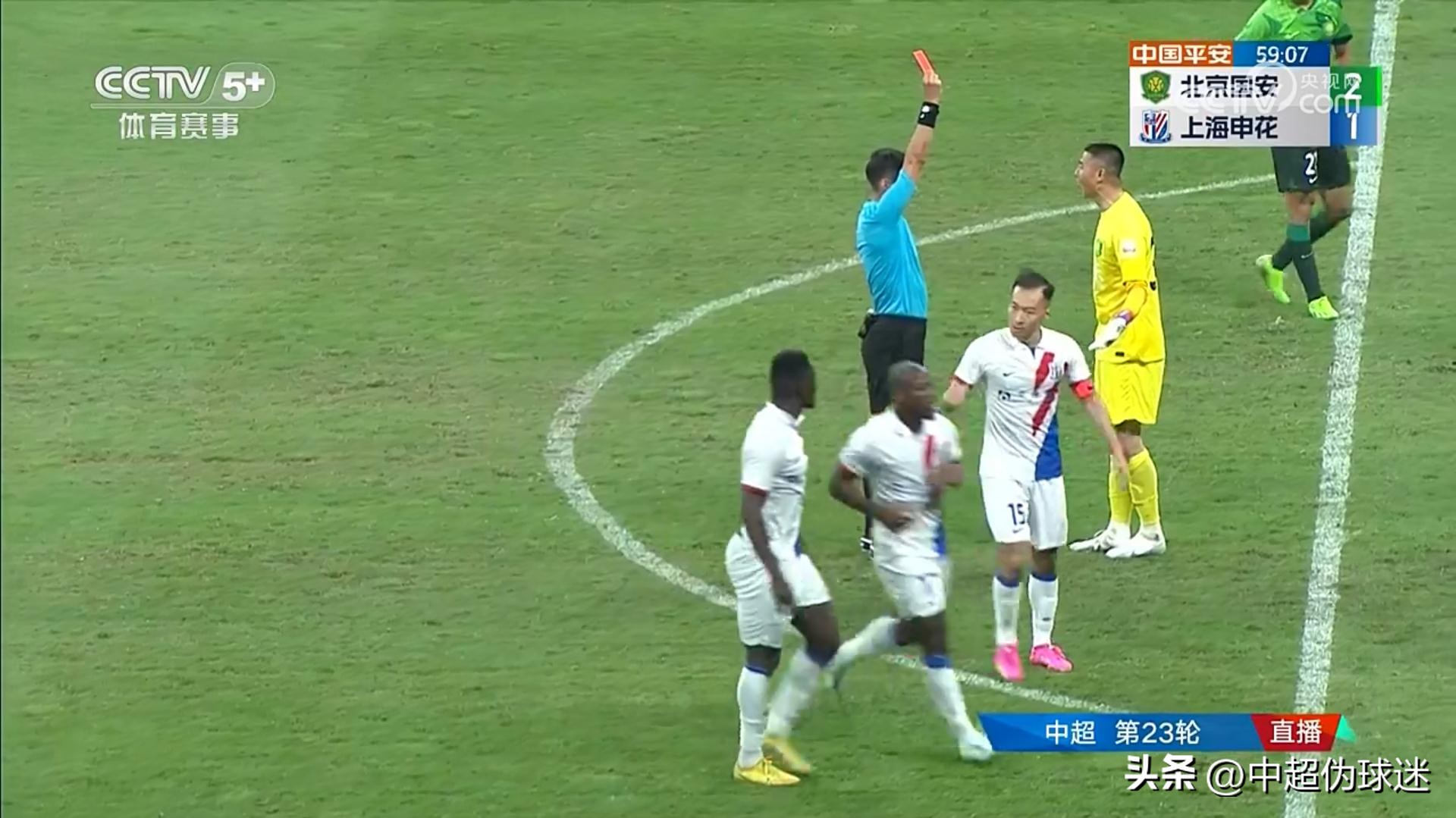 This is too much! Hou Sen just made a key save, turned around and was ...