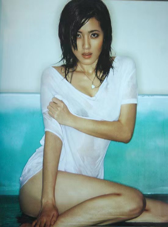 When he was young, Zeng Li was so charming, with a variety of styles, he deserves to be a ...