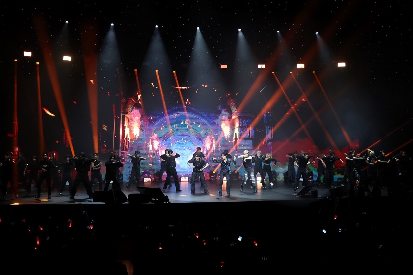 The first lady of South Korea is in the same frame as the idol group ...