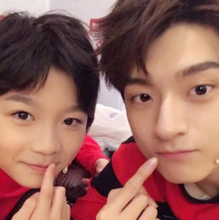 Lin Yi sent a message to mourn, saying that Mr. Lin is like a buddy and ...