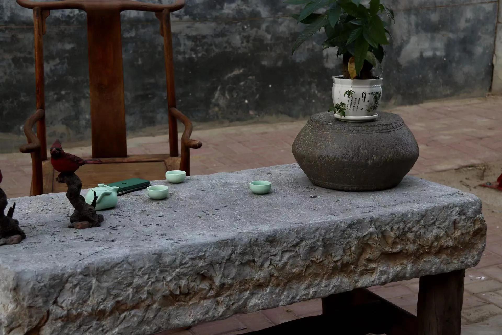 Wood and Stone Residence • Stone Case - iMedia