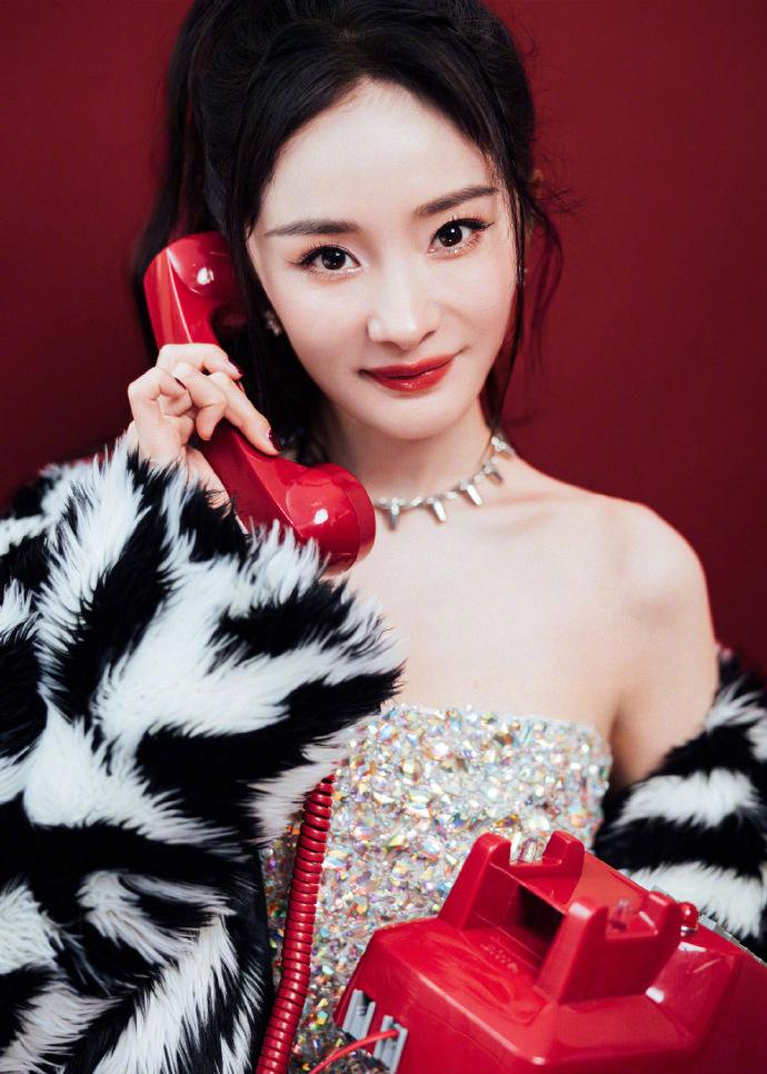 Yang Mi, who shook his face during the live broadcast and rolled his ...