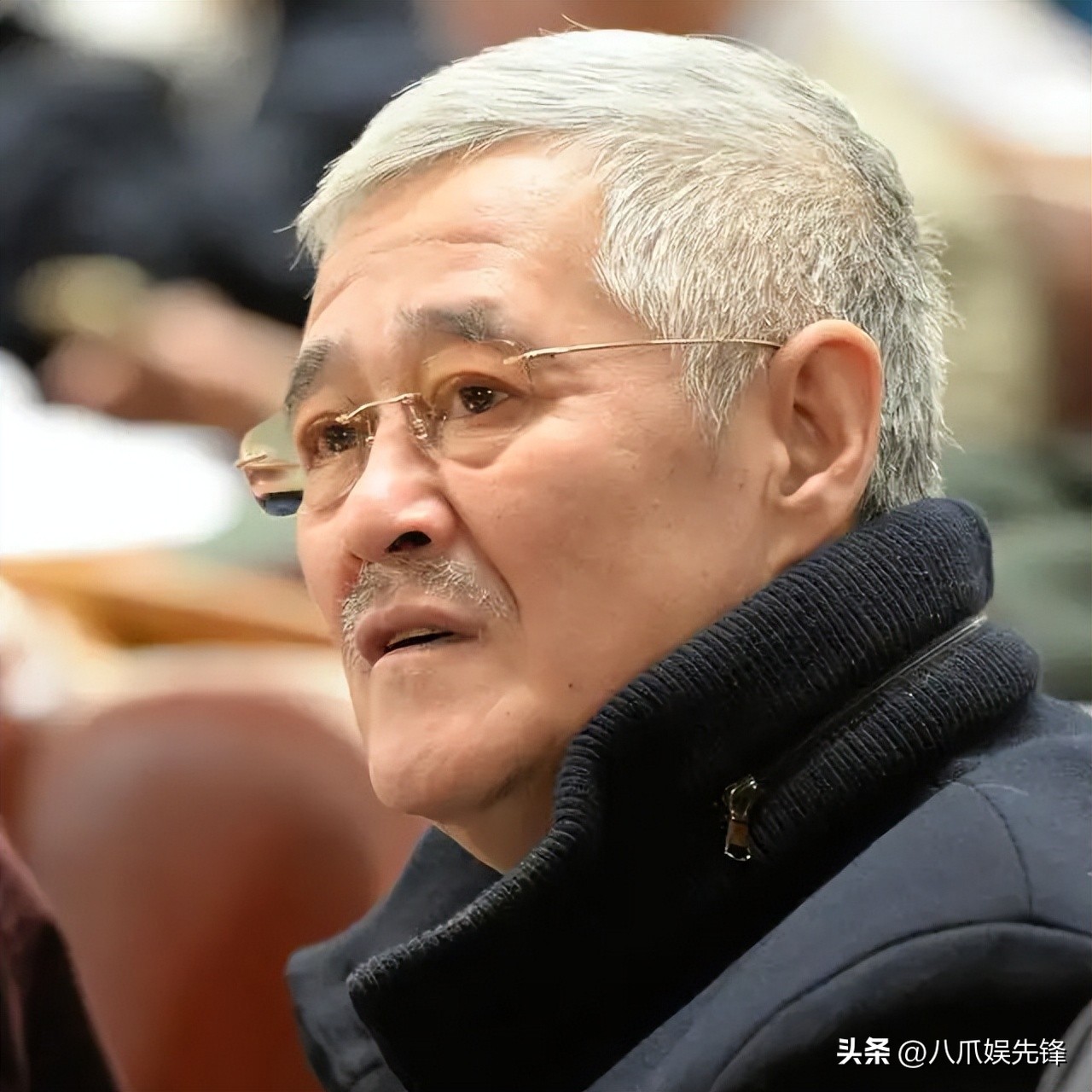 64-year-old Zhao Benshan made a rare appearance, his eyelids were ...