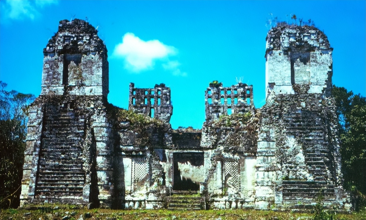 The Cycle of Fate, the Rise and Fall of the Mayan Civilization: Puzzles ...