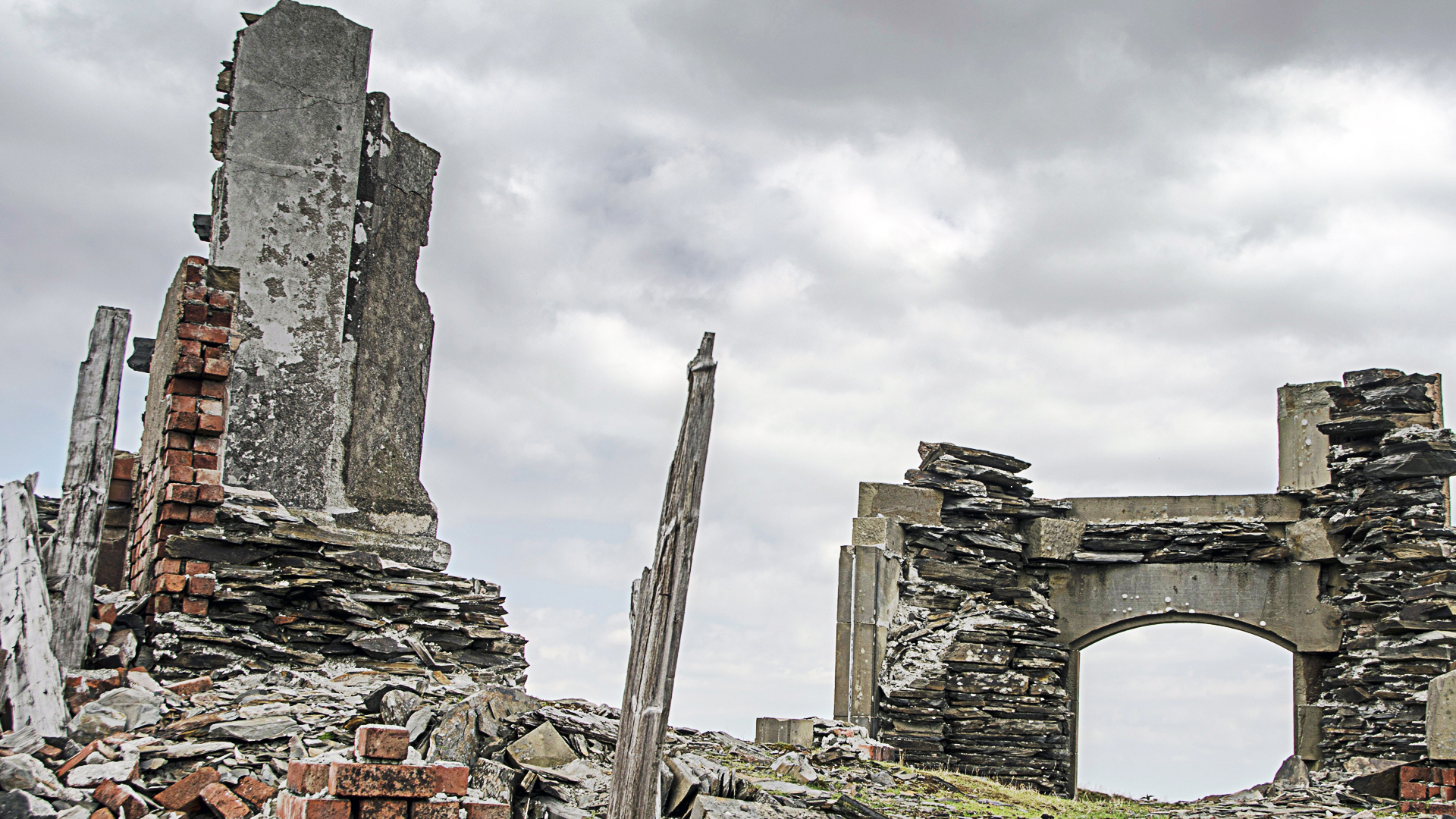 Vitrification of sand reveals possibility of Earth having had an atomic ...