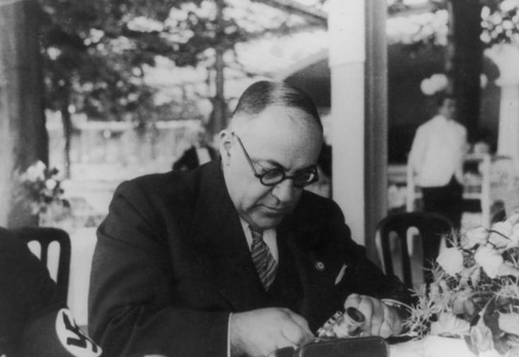 Who cured Hitler with drugs?Hitler's personal doctor - Theodore Morel ...