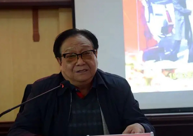 He served as Premier Zhou's secretary and worked by Premier Zhou's side ...