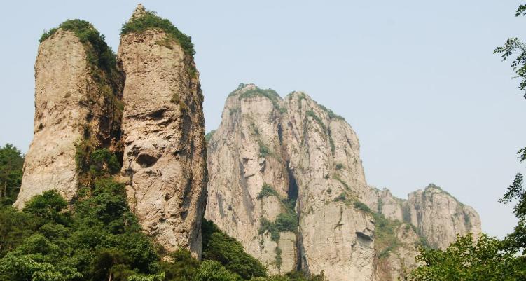 What are the main attractions of Yandang Mountain? - iNEWS