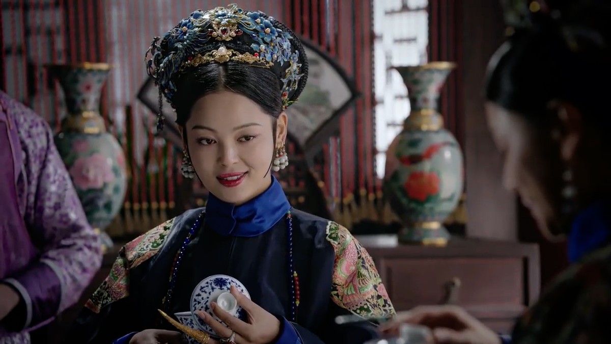 Inventory of Jin Yuyan's 14 sets of coquettish costumes, her clothes ...