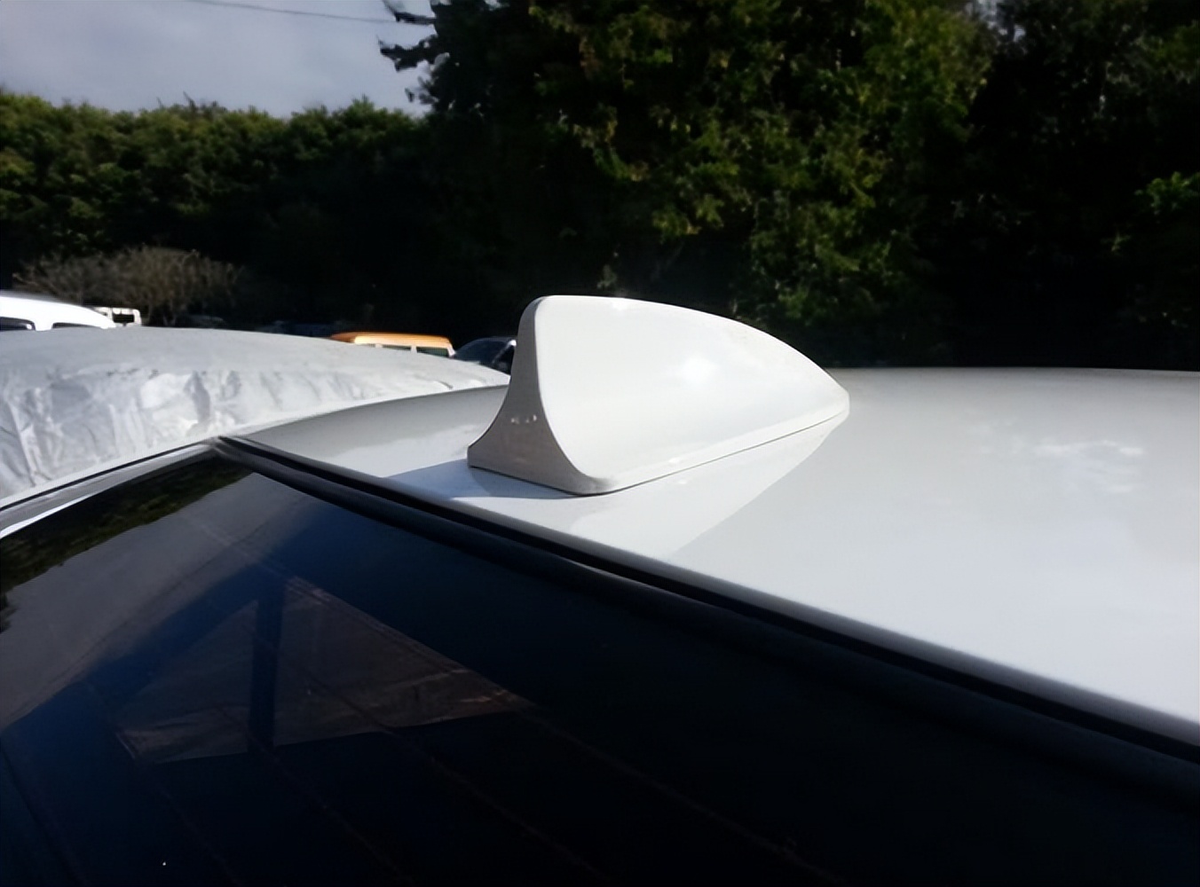 What's the use of the little tail on the roof? Can it be removed? Why ...