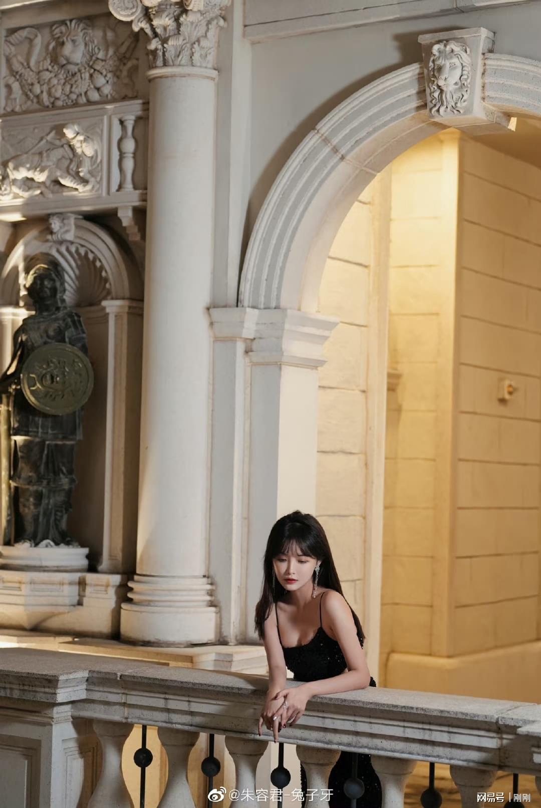 Zhu Rongjun in the streets and alleys - iNEWS