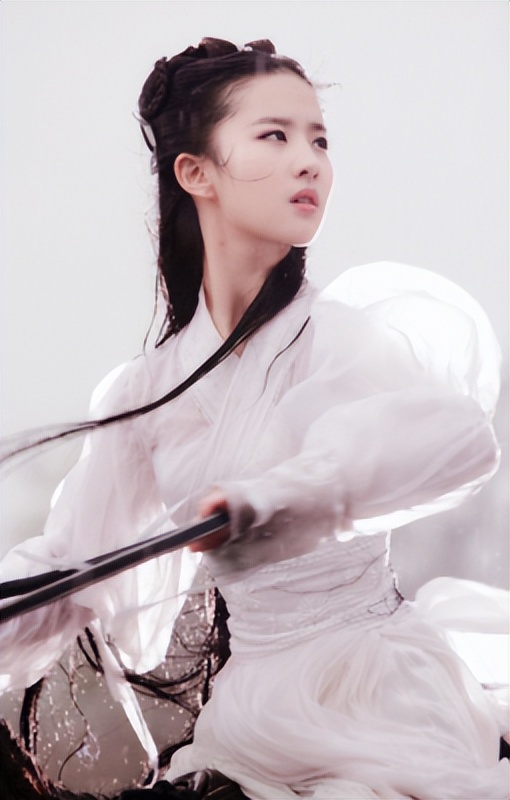 It is also the role of Little Dragon Girl, Li Ruotong, Liu Yifei and ...
