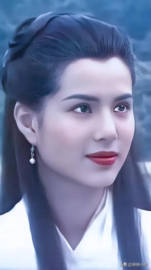 Li Ruotong is bright and beautiful, Liu Yifei is as beautiful as a ...