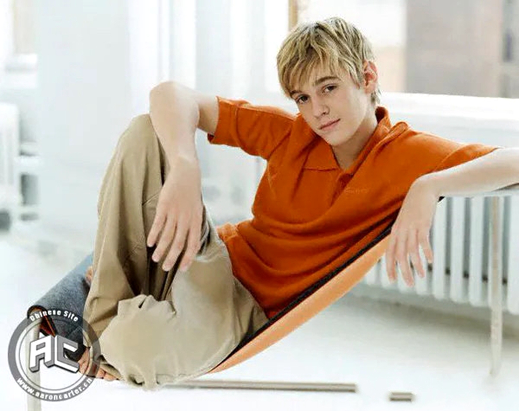 34-year-old famous singer Aaron dies - iNEWS