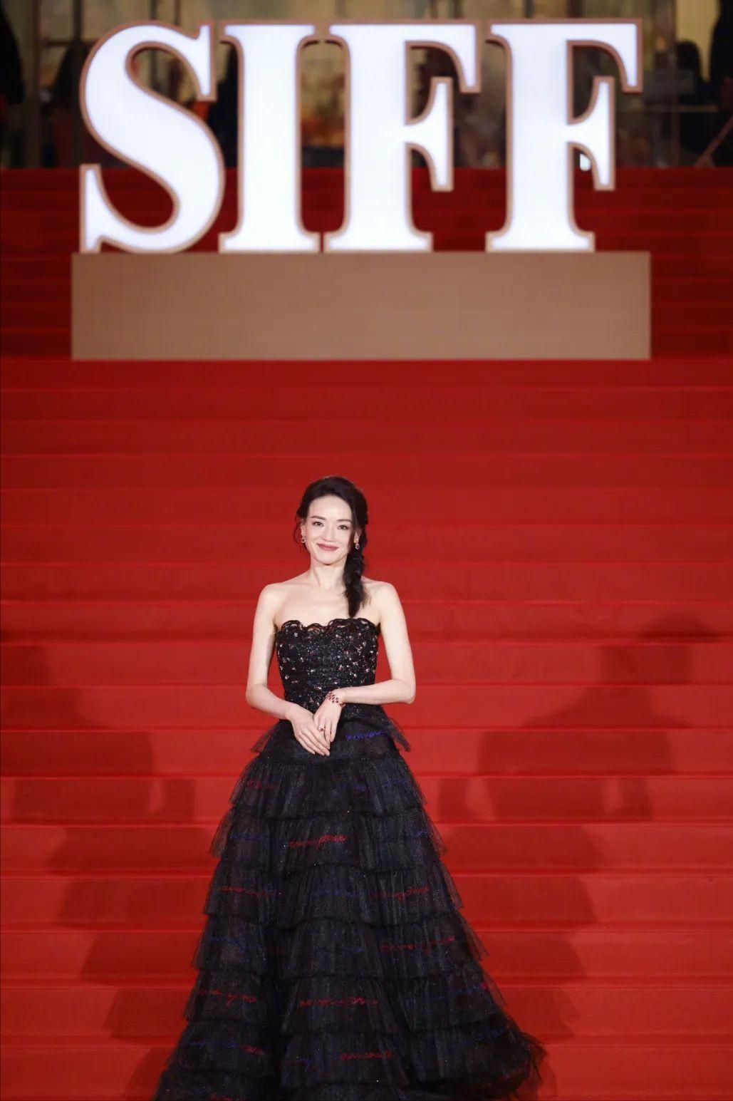 Shanghai International Film Festival Red Carpet: Ni Ni's costumes are ...
