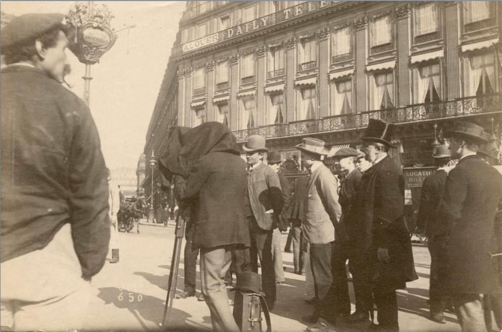 How does the shooting technique of old photos in European photo studios ...