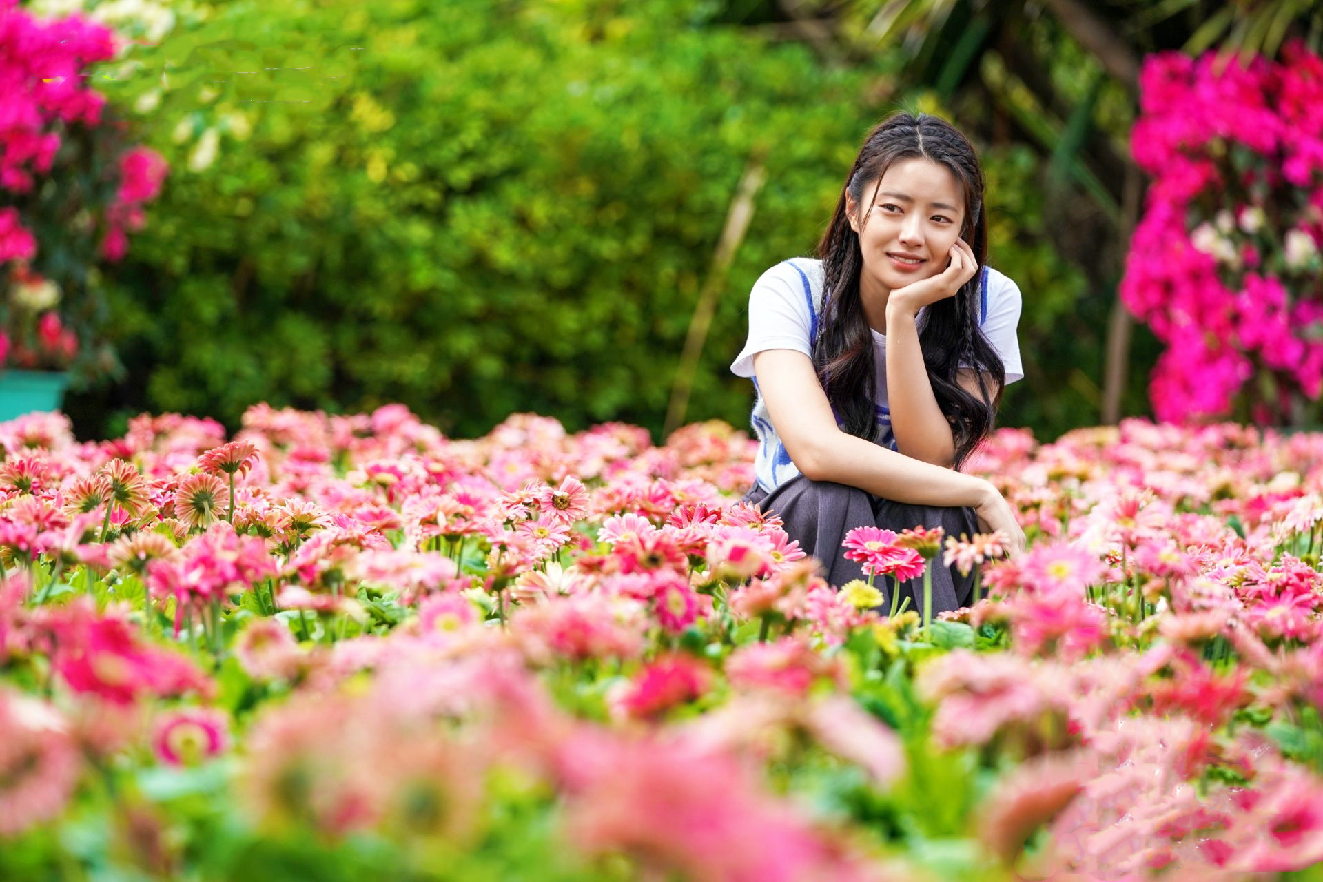 "Summer Flower": love across ages, open ending with sweetness in abuse ...