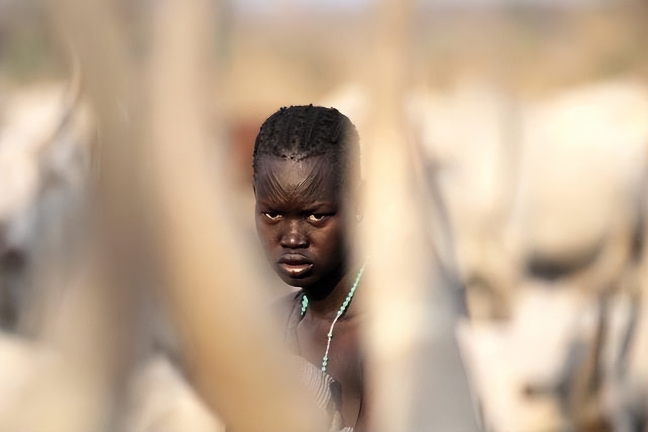 The unsolved mysteries of the existing indigenous people!A person is a ...