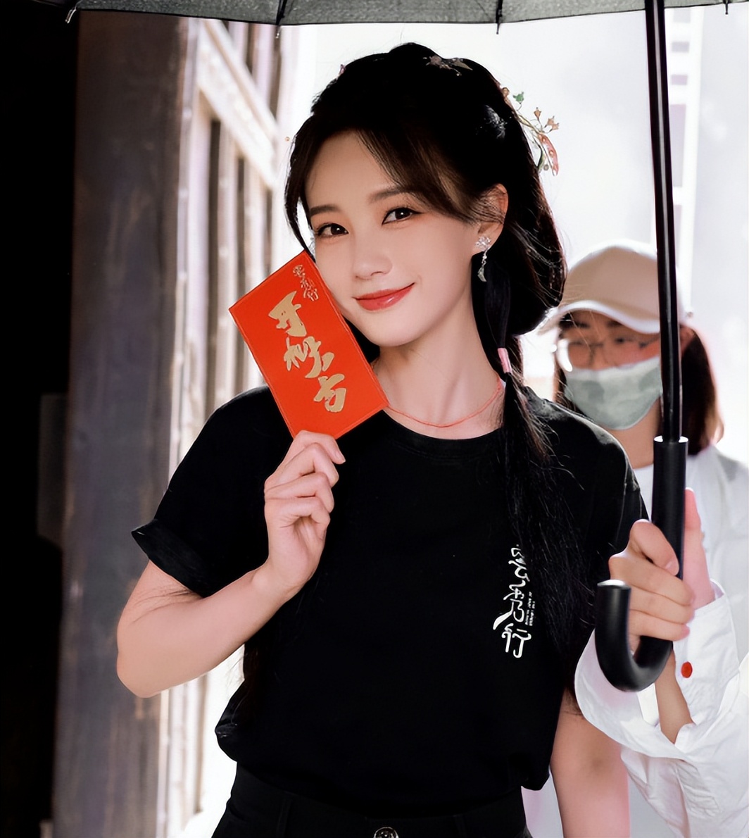 Li Yitong's "Yun Xiu Xing" exposed by Reuters! The new look is exciting ...