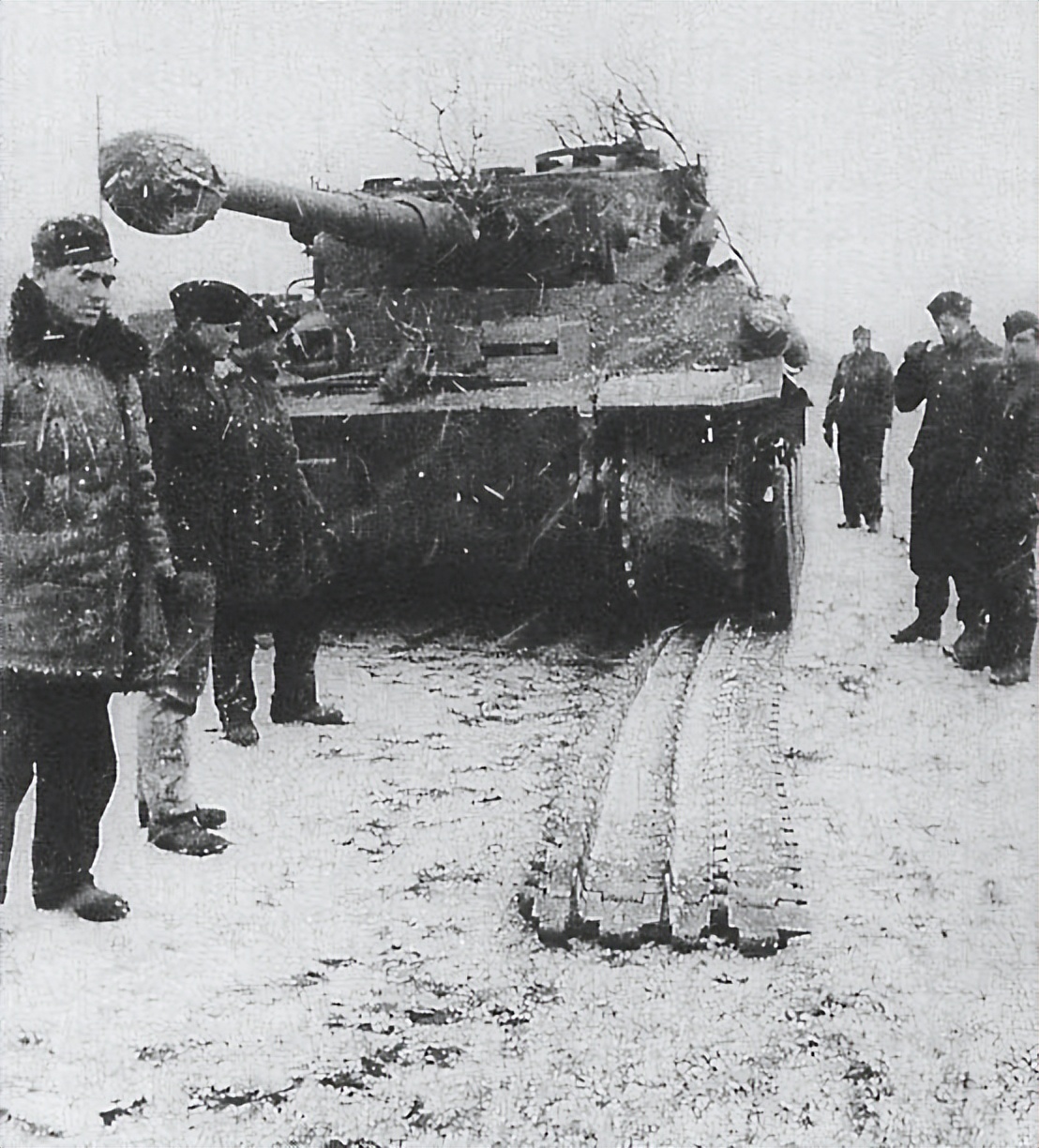 Staggered road wheels on German tanks - a logistical nightmare - iNEWS