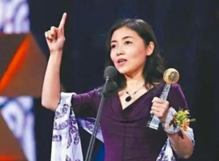 Female scientist Yan Ning hangs on her life: Overcoming world-class ...