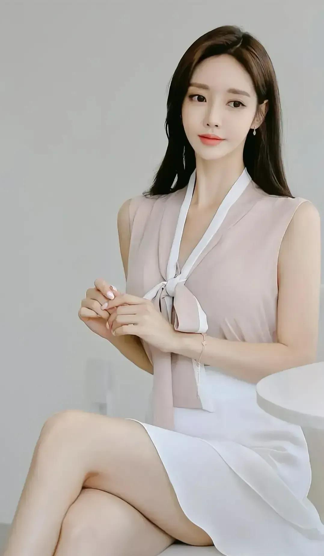 Super Beauty Son Yoon-joo: Pearls of Swimsuits - iNEWS