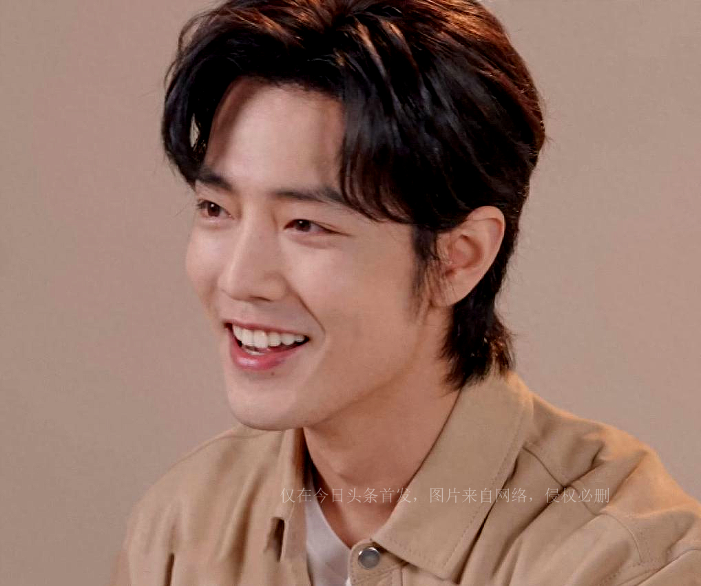 Xiao Zhan has long hair and is stunningly beautiful. "The Condor ...