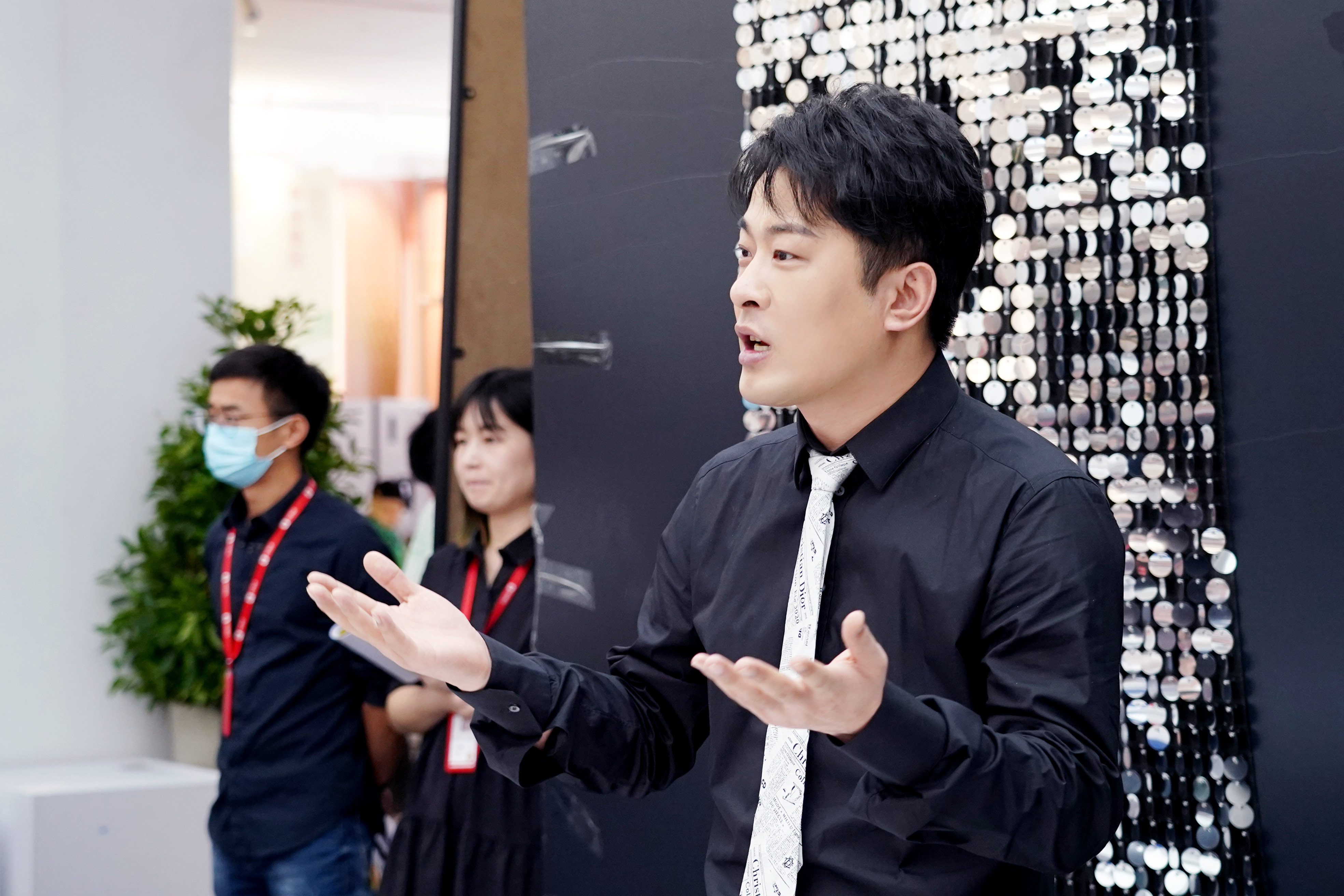 To prove that the supply chain is strong, the live broadcast is strong ...