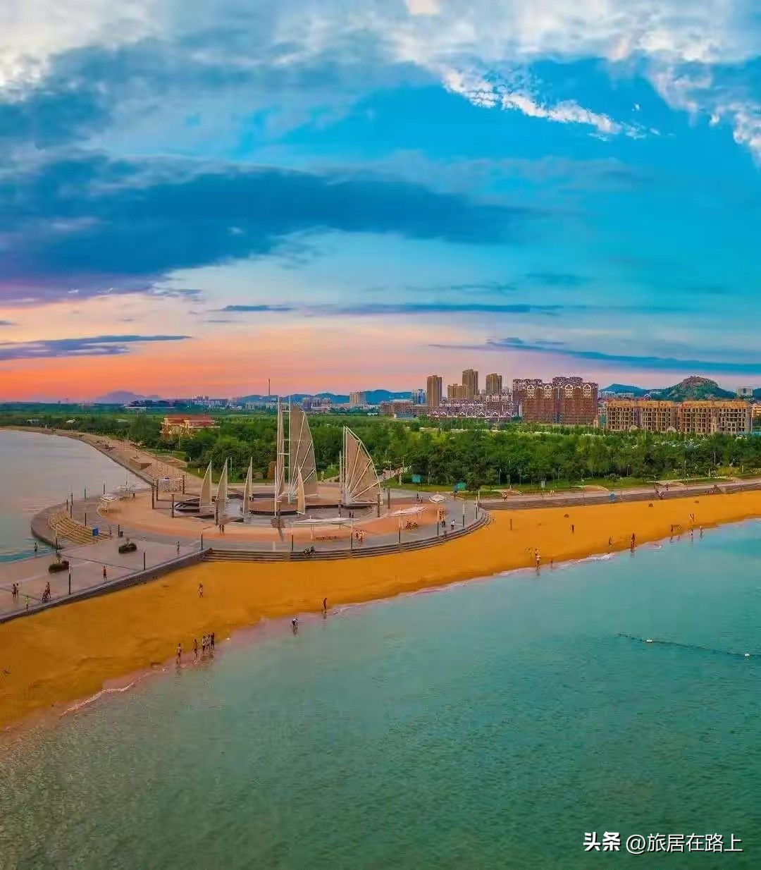 Rizhao Lanshan, with a beautiful multi-island sea, a rare sea monument ...