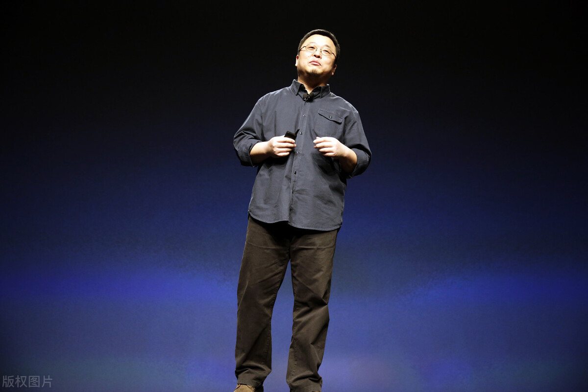 Luo Yonghao's legend for half a lifetime, ends when the wind rises, and ...