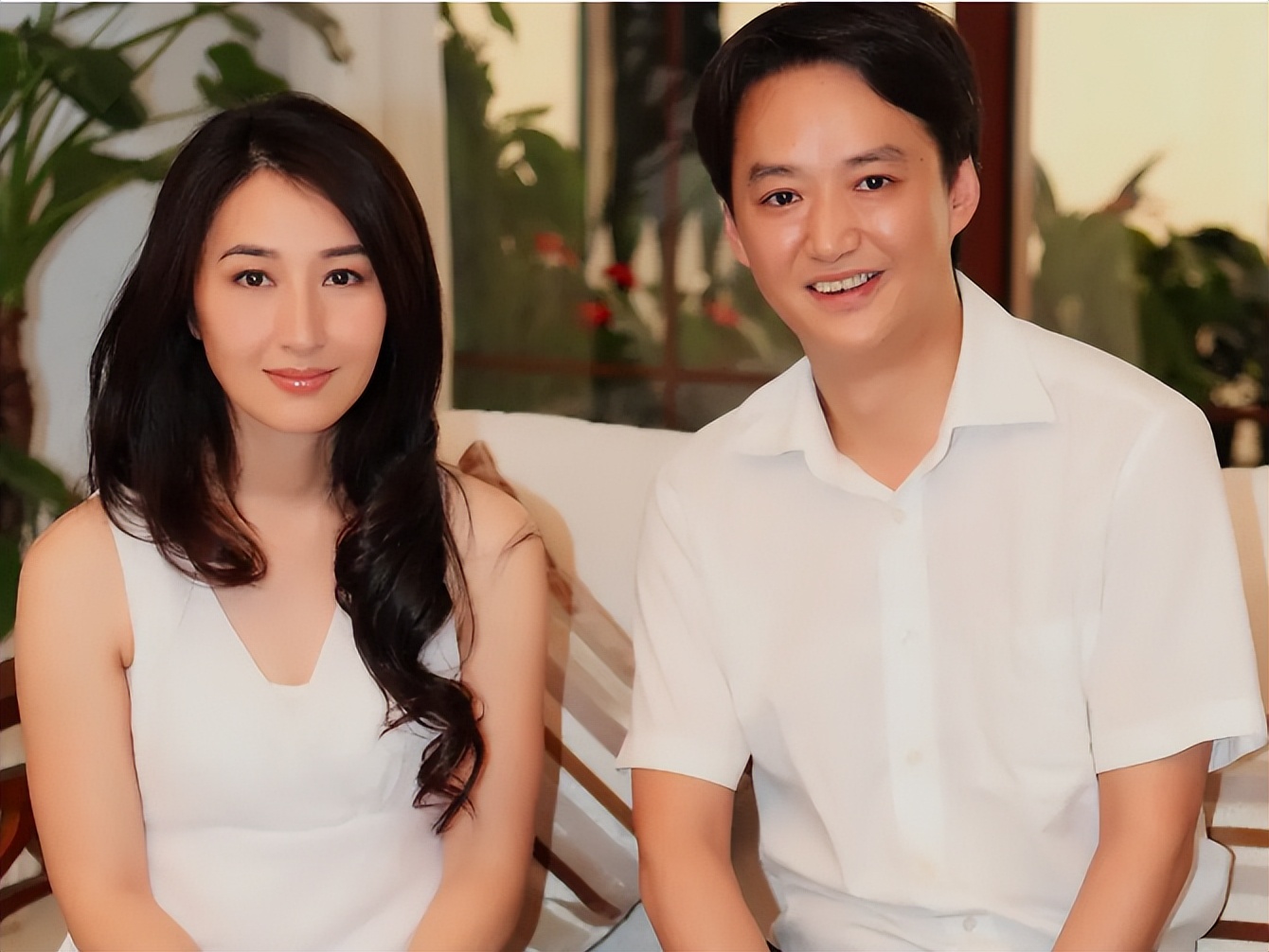 Guan Yonghe: TVB's first TVB queen, married a poor boy at her peak, 30 years without scandal - iNEWS