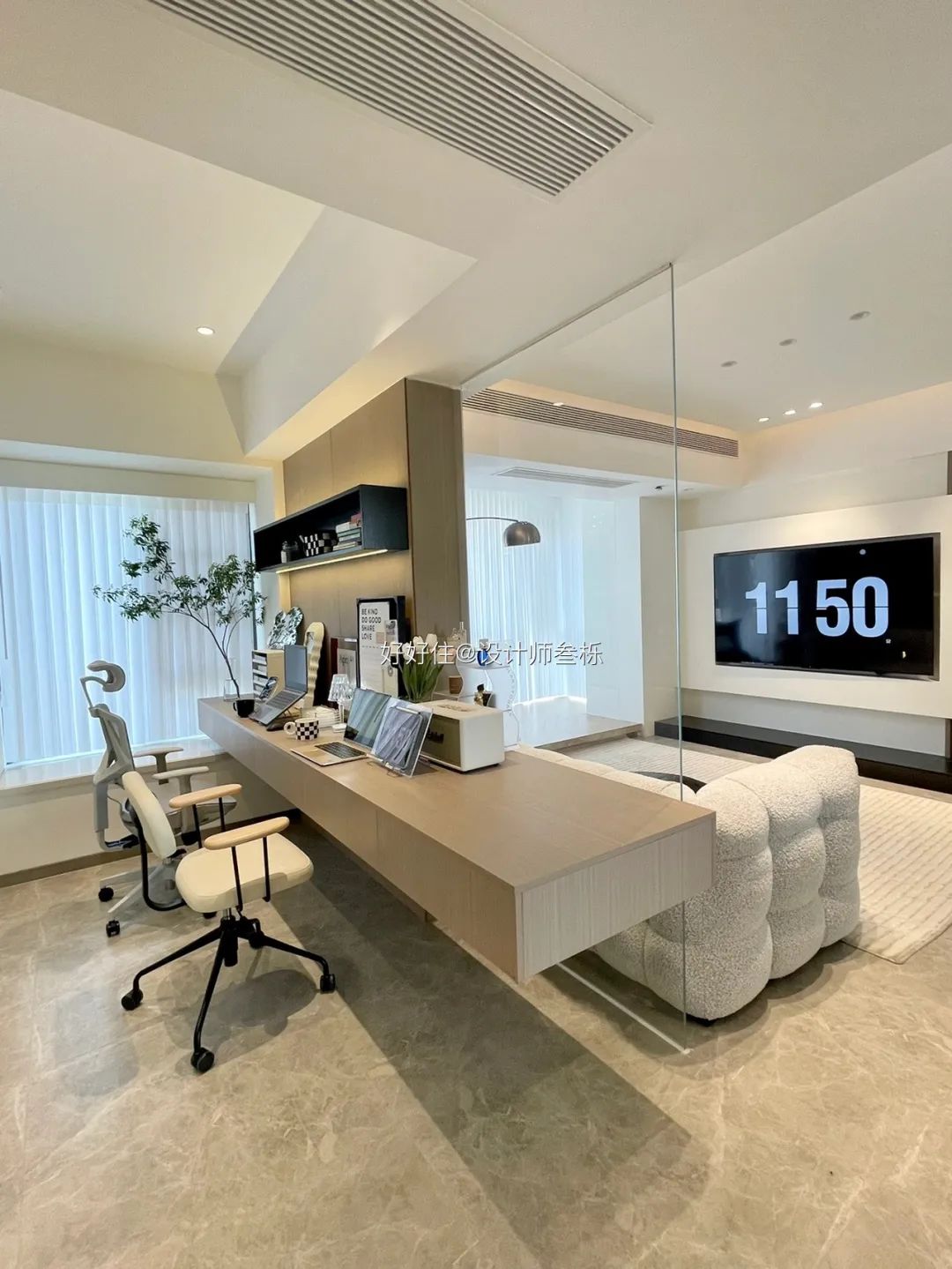 She used one move to expand the living room by 6 square meters and ...