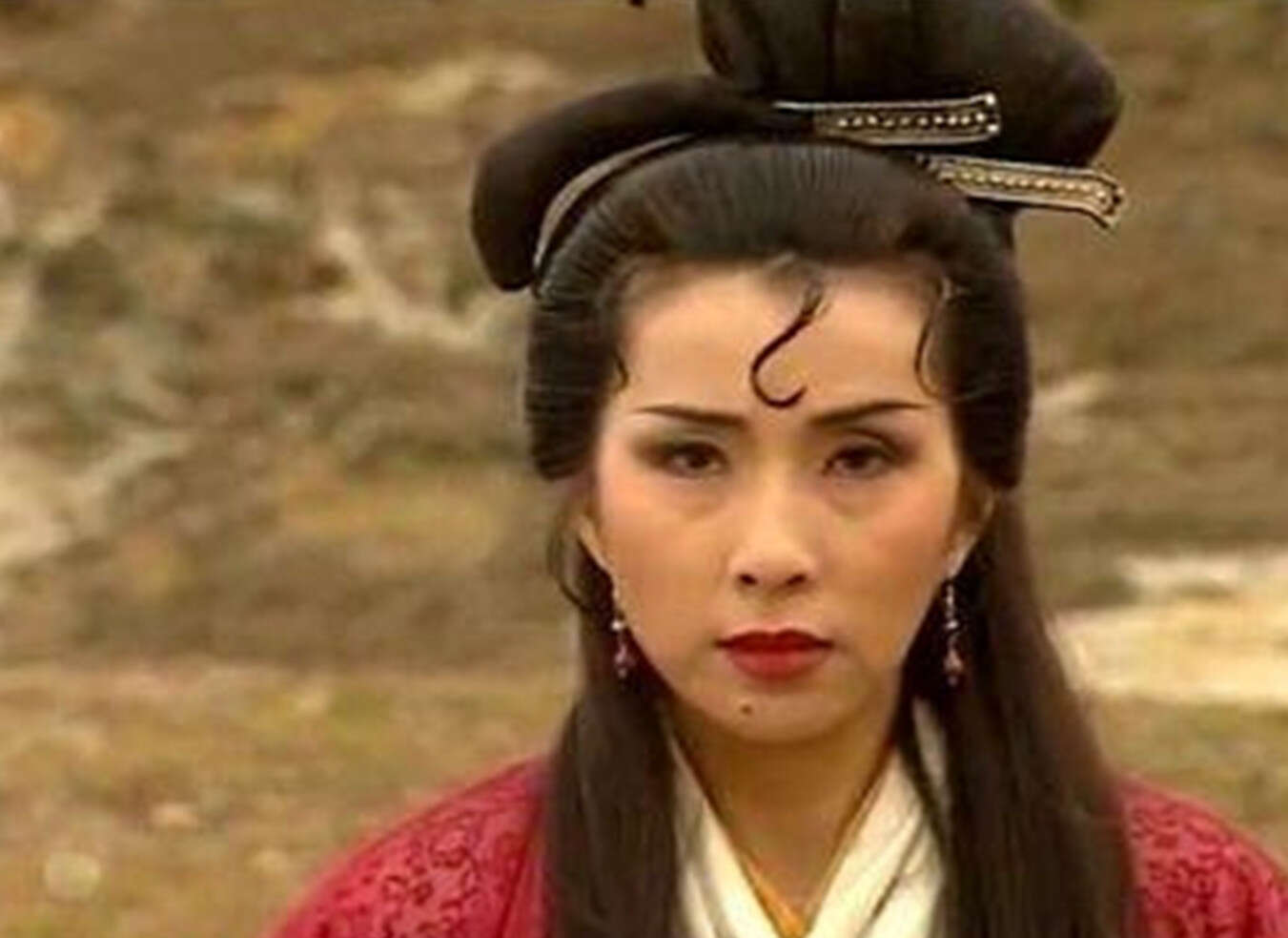 Chen Xiuzhu seldom showed up after leaving TVB. The 64-year-old has outstanding temperament, and ...