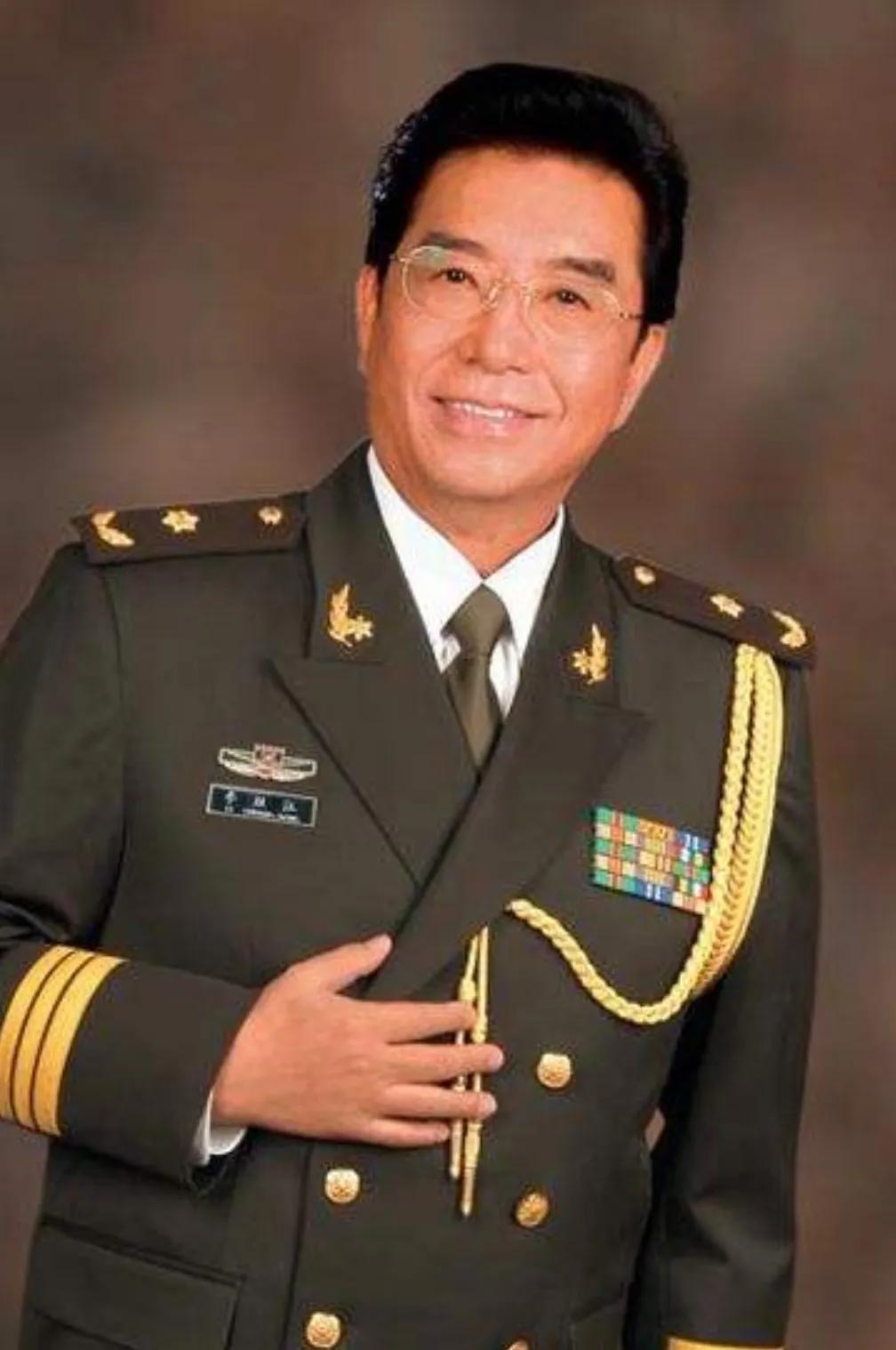 An analysis of the advantages and disadvantages of singer Li ...