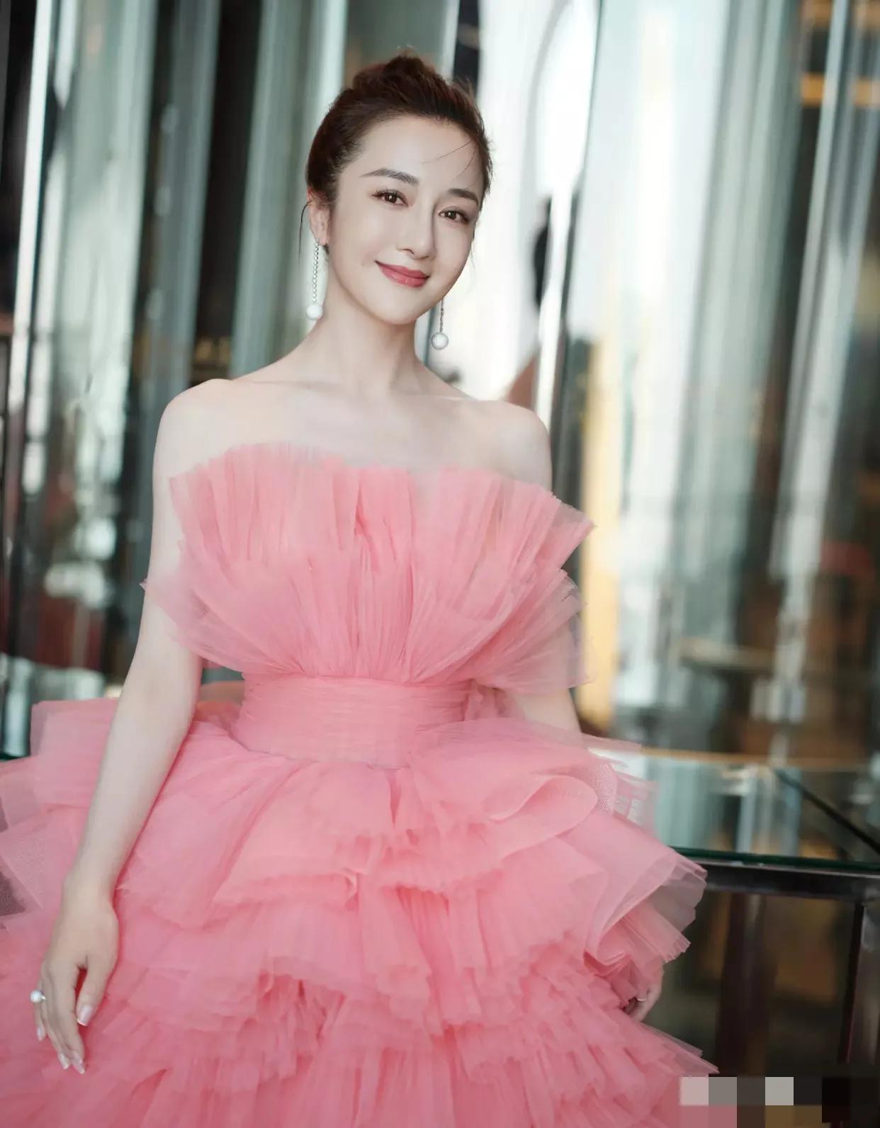 Li Yixiao's sweet and girly sense - iNEWS