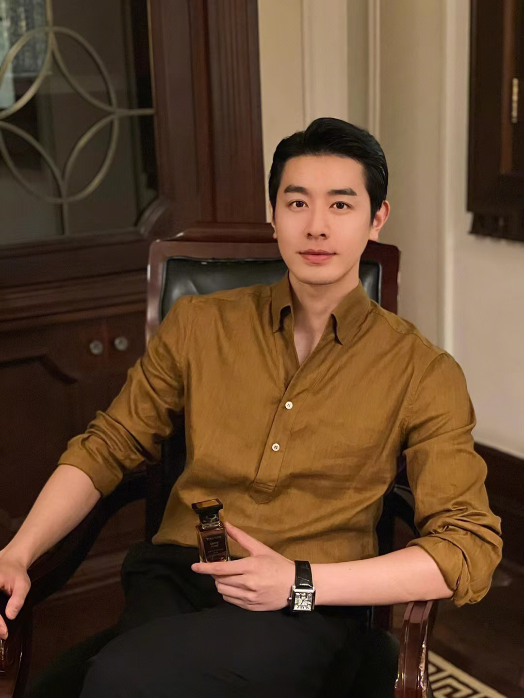 Super handsome uncle model, more flavorful as he gets older!Come and ...