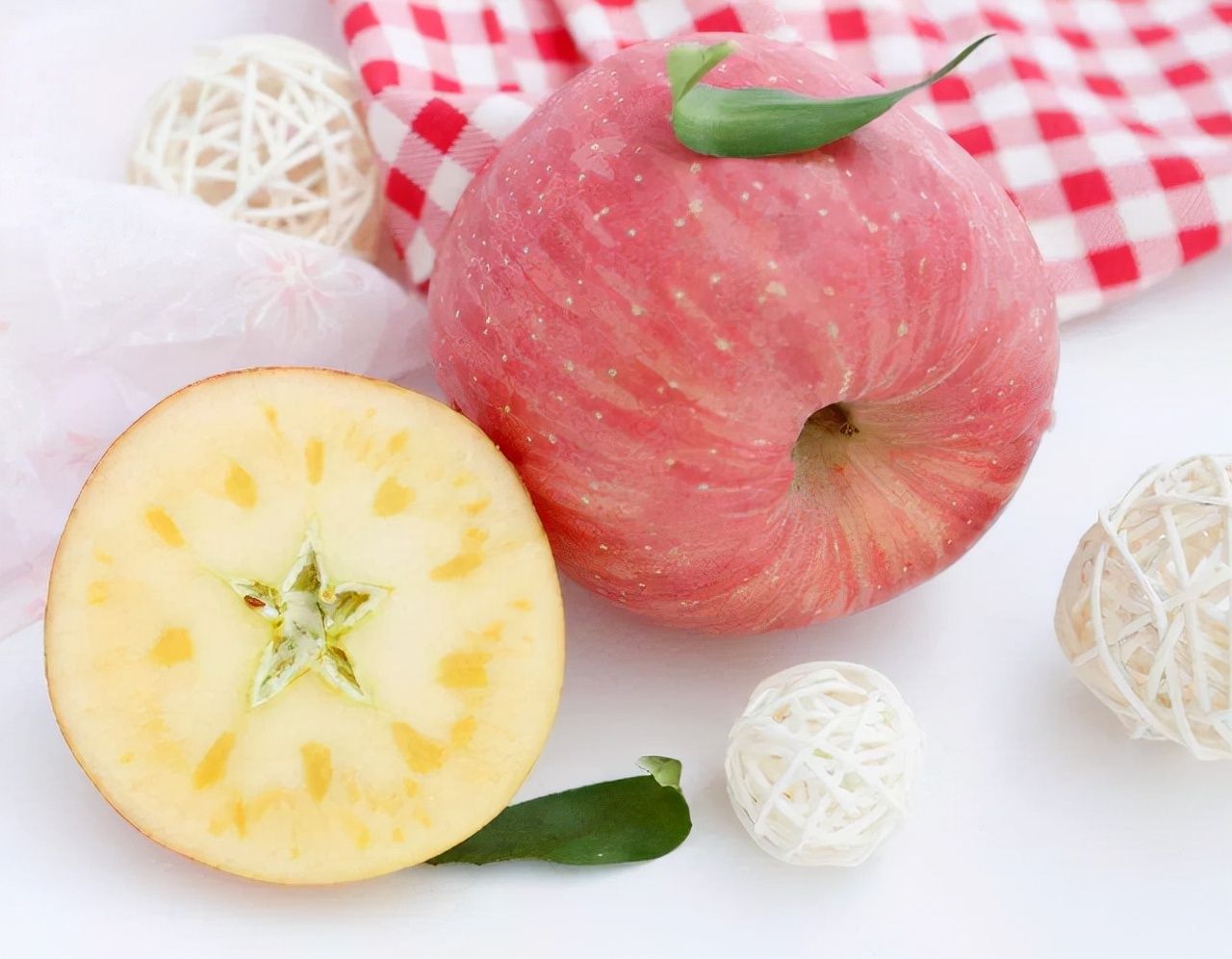 Eating apples at night hurts the stomach?The doctor recommends: At ...