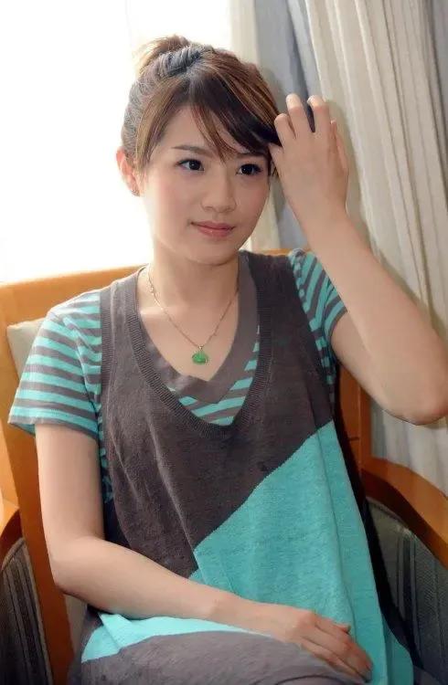 Singer Xiangxiang, as the number one female singer on the Internet ...