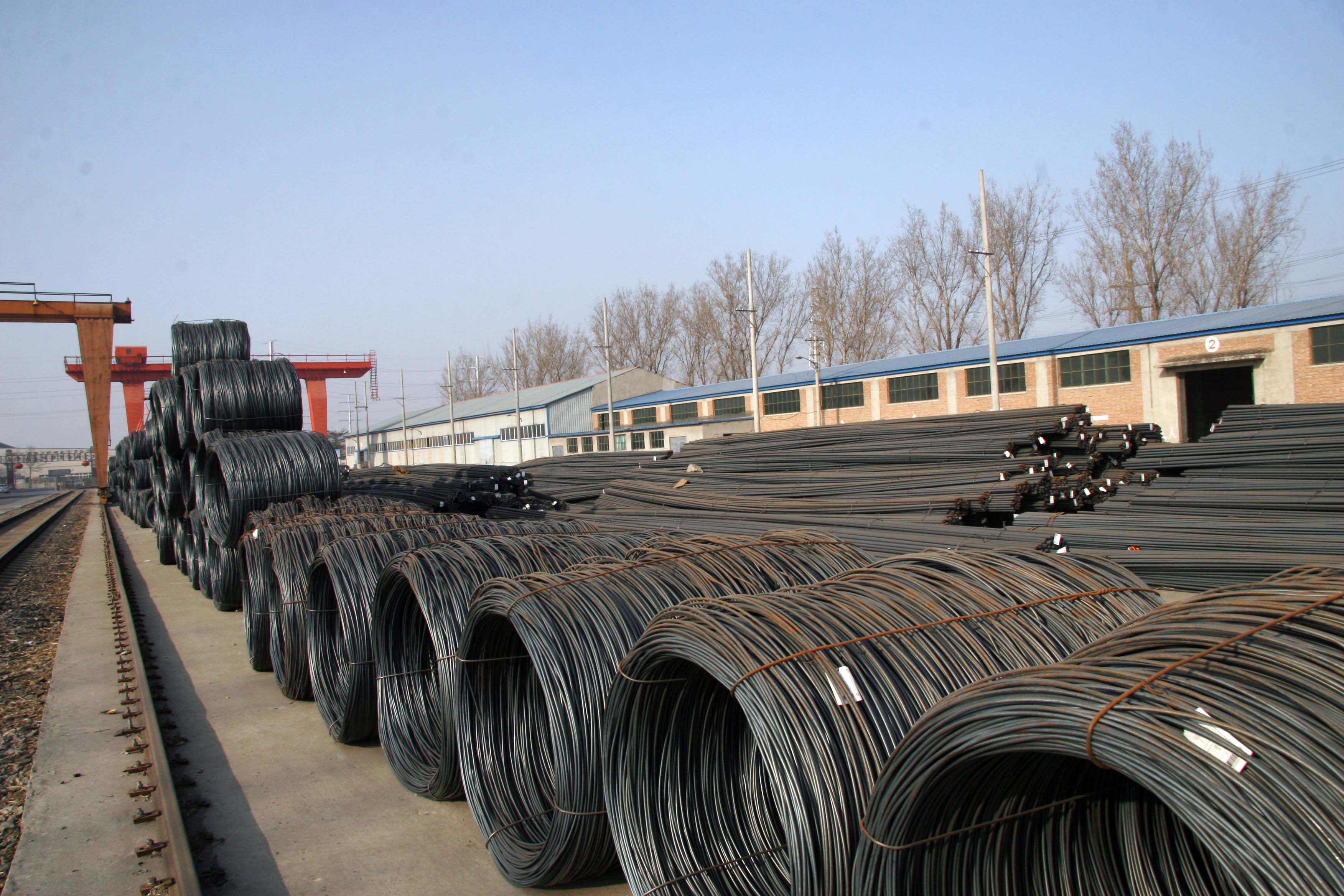 Steel traders are in a dilemma when the price of steel falls and the ...