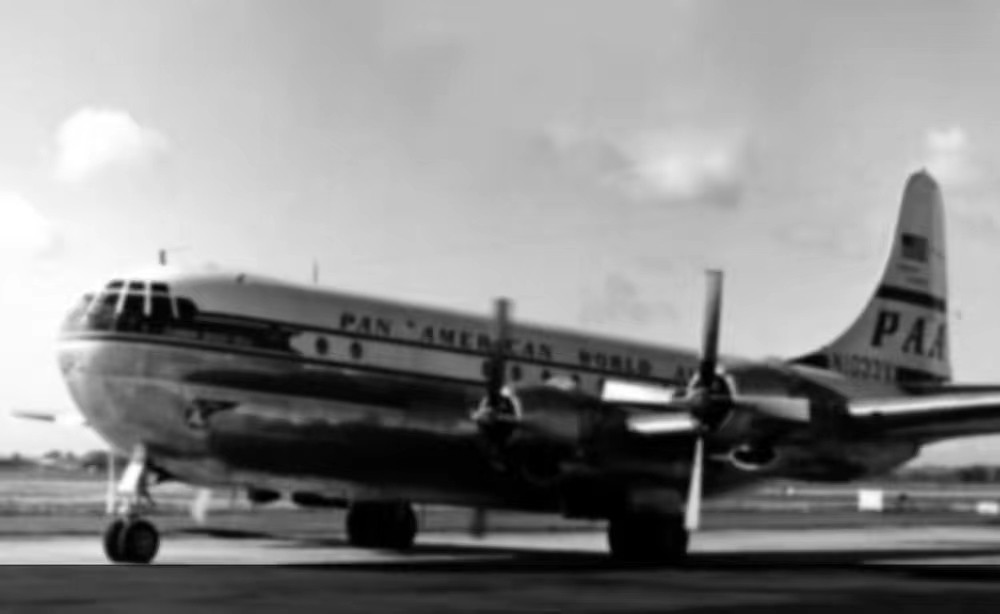 Flight 914 disappeared suddenly in 1955 and reappeared 35 years later ...